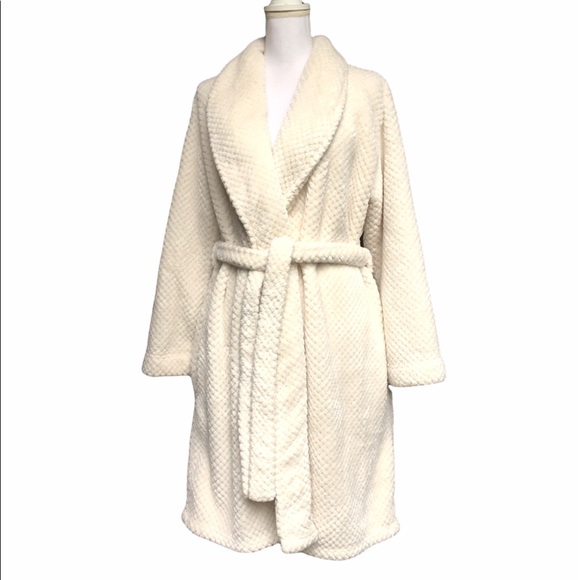 Calvin Klein | Intimates & Sleepwear | Calvin Klein Ivory Plush Bath ...